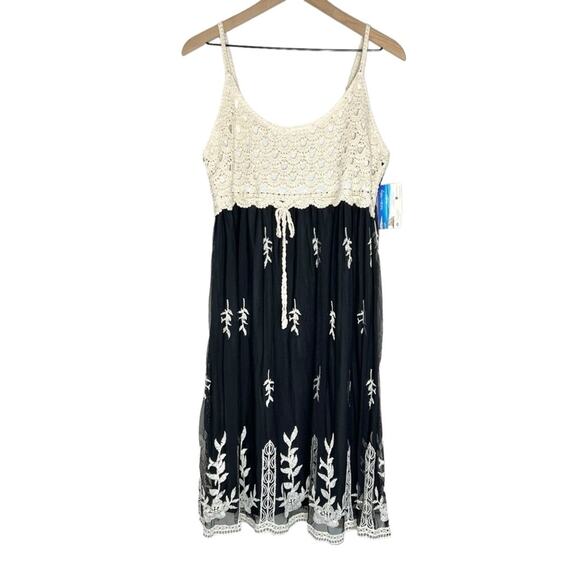 KEREN hart | Dresses | Kerenhart Nwt Black Cream Crocheted Embroidery ...